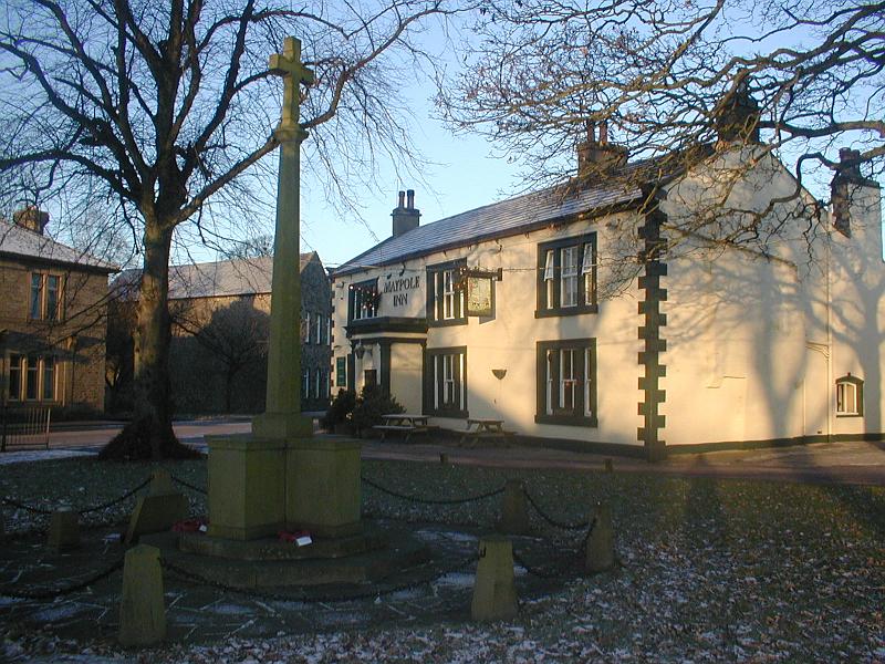 Exit/Photo Galleries/Long Preston Village/maypole_evening